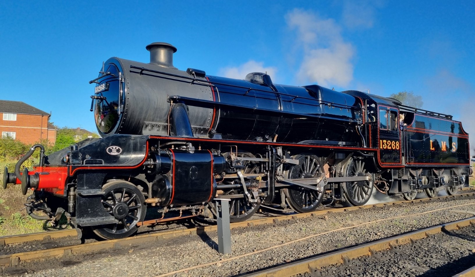 Solve stanley mogul jigsaw puzzle online with 350 pieces