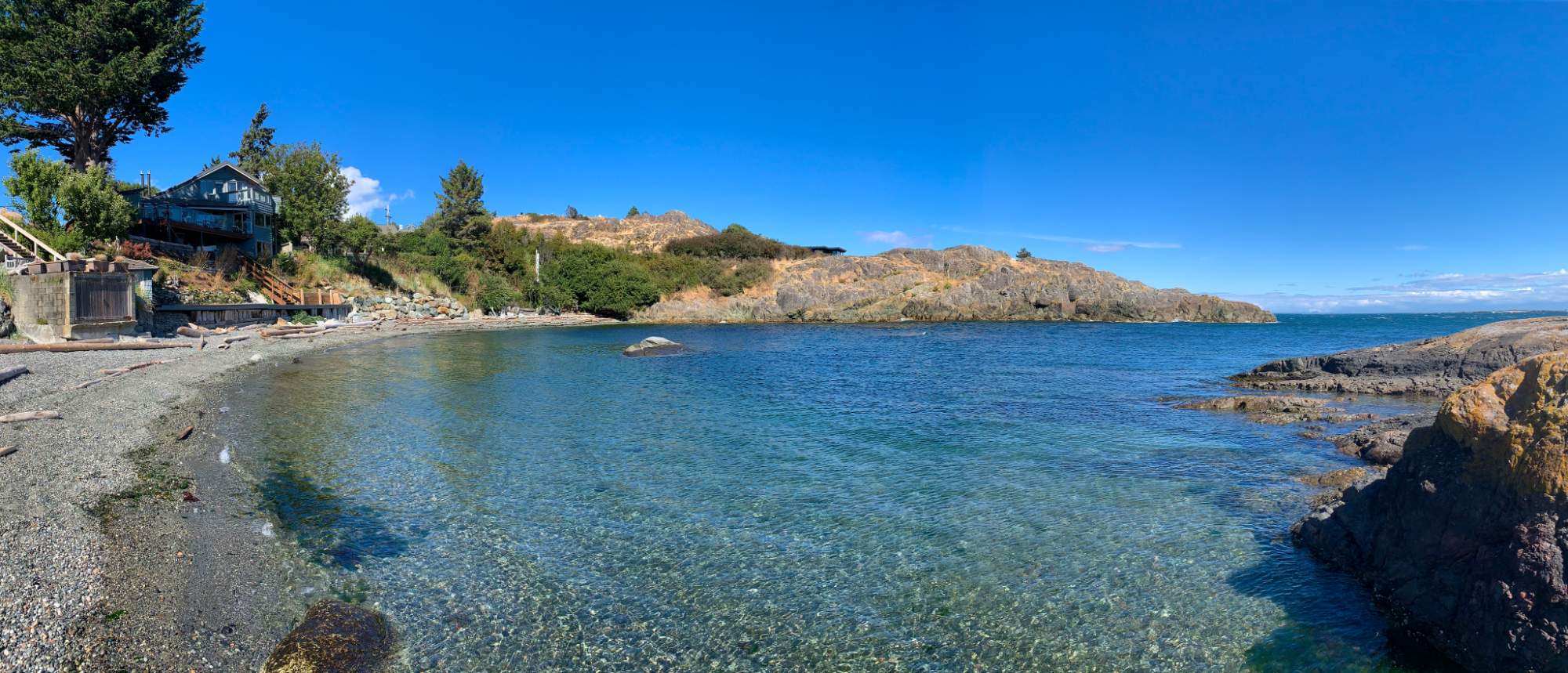 Solve A pebble beach in Victoria jigsaw puzzle online with 112 pieces