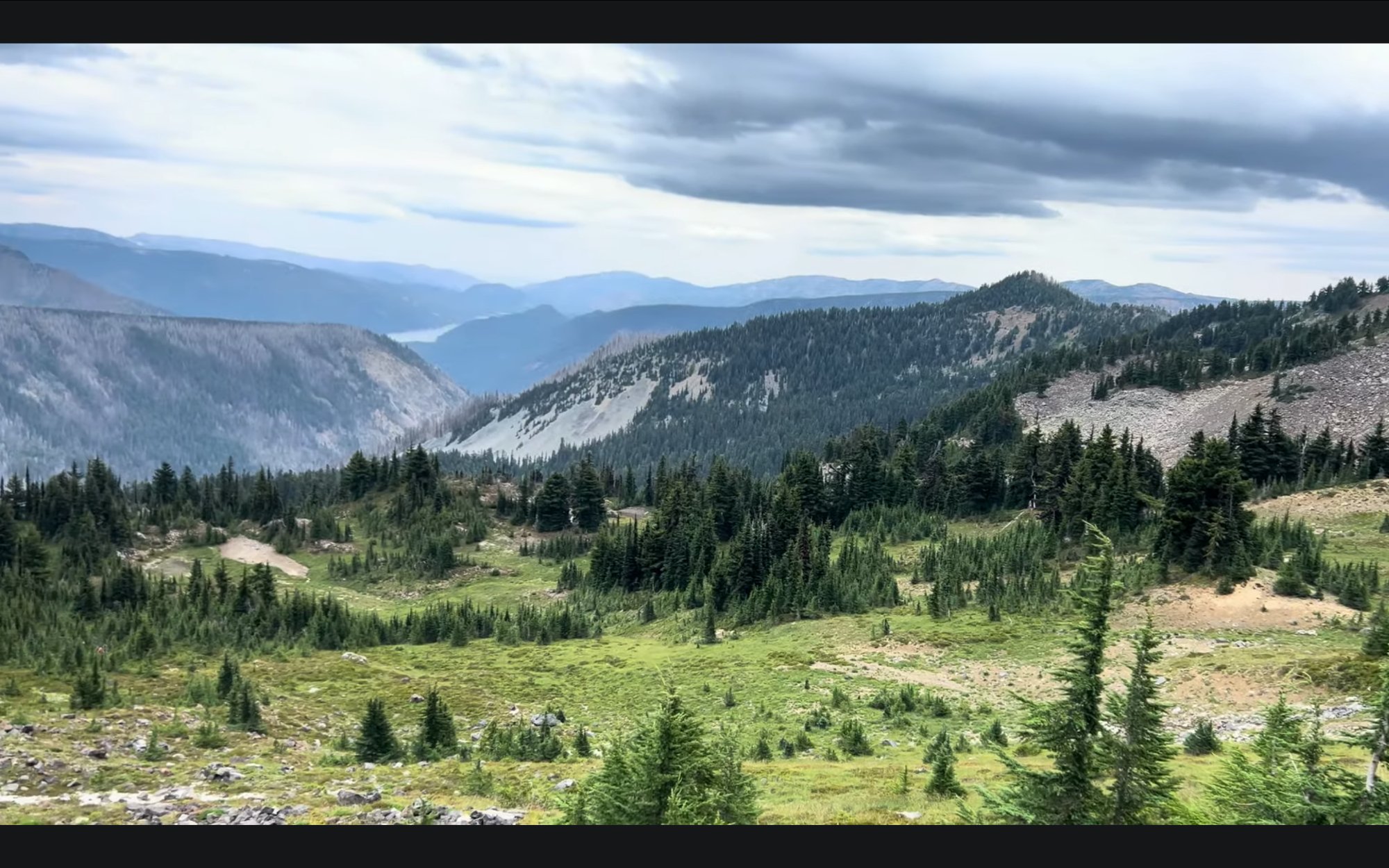 Solve View from Hogback Mountain in Goat Rocks, Washington jigsaw puzzle online with 104 pieces