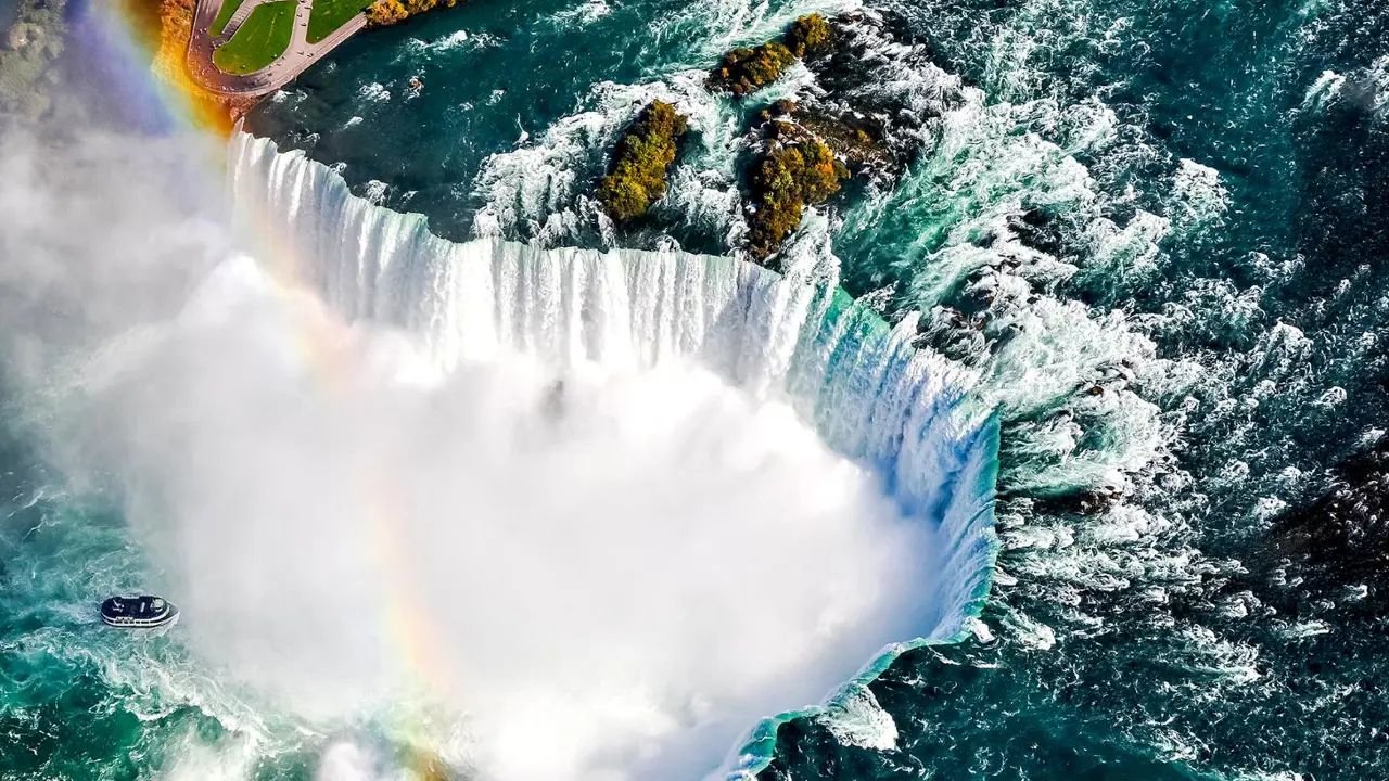 Solve Niagara Falls jigsaw puzzle online with 84 pieces