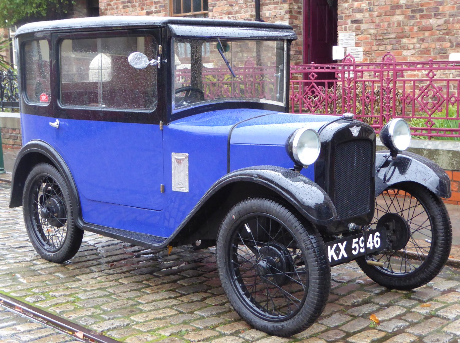 Solve 1930 Austin Seven jigsaw puzzle online with 35 pieces