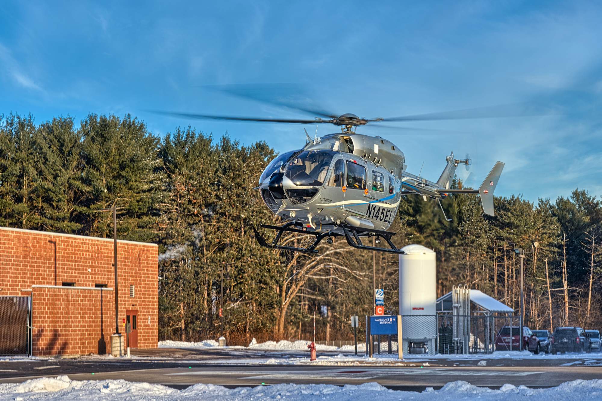 Jigsaw Puzzle | 600 Teile | Medical Chopper Leaving The Landing Pad in ...