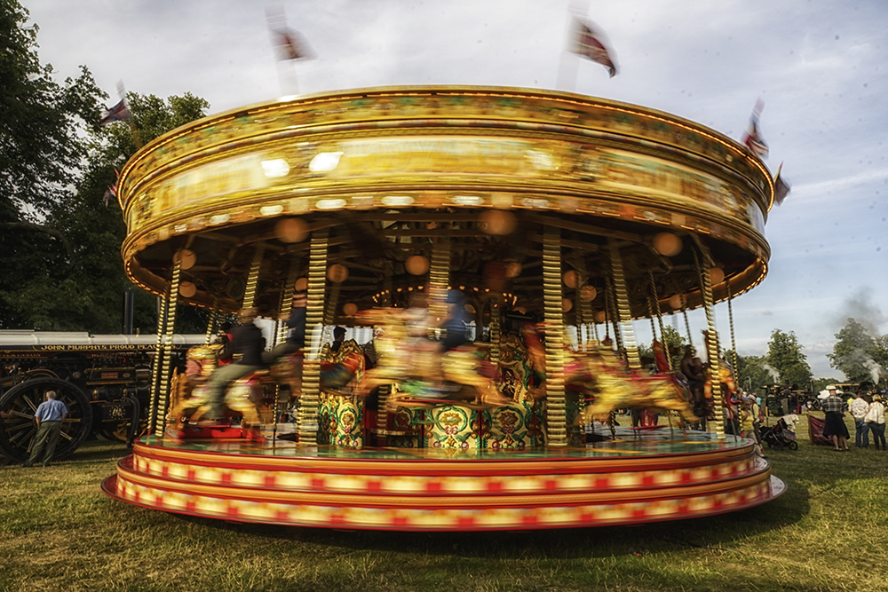 Solve roundabout jigsaw puzzle online with 150 pieces