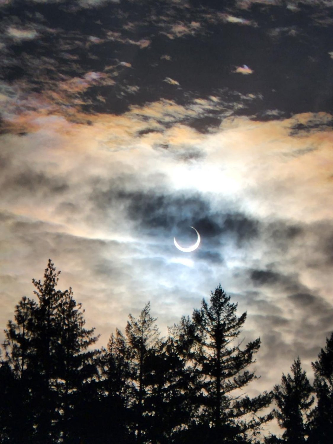 Solve YESTERDAY'S SOLAR ECLIPSE jigsaw puzzle online with 80 pieces