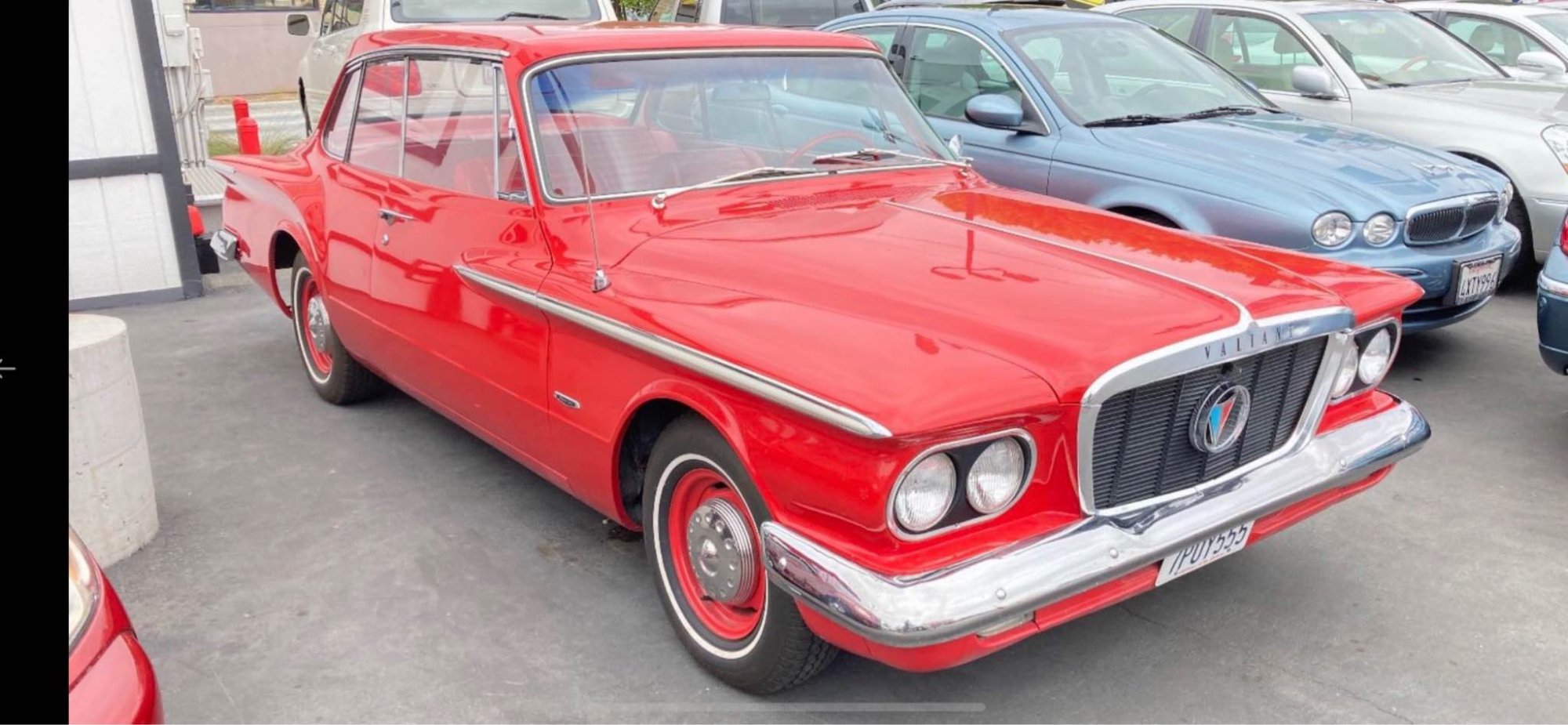 Solve 1962 Plymouth Valiant Signet jigsaw puzzle online with 72 pieces