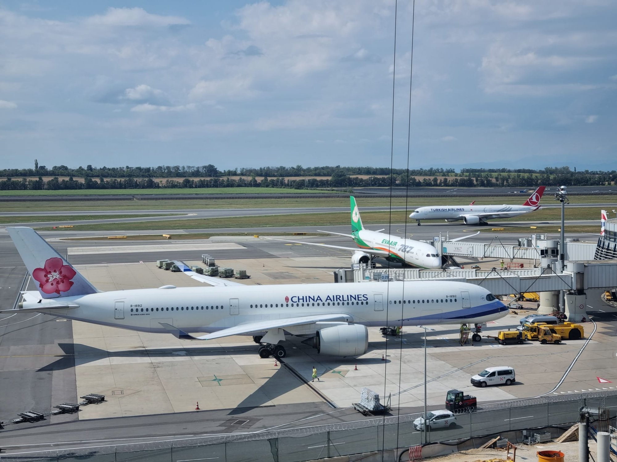 Solve Airbus A350-900 China Airlines und Boeing 787-9 EVA Air und Airbus A350-900 Turkish ...