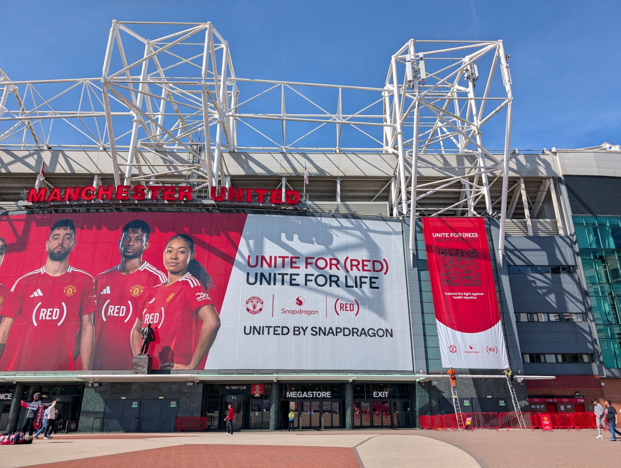 Solve manchester united 01 jigsaw puzzle online with 80 pieces