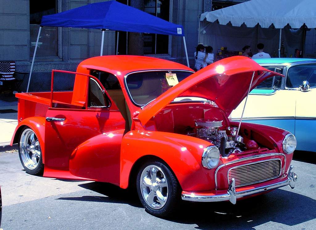 Solve custom red morris minor ute_01 jigsaw puzzle online with 130 pieces