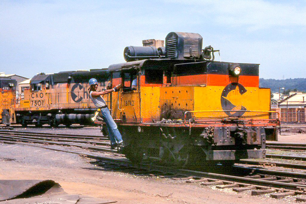 Solve Chessie System's General Electric battery-powered shop switcher ...