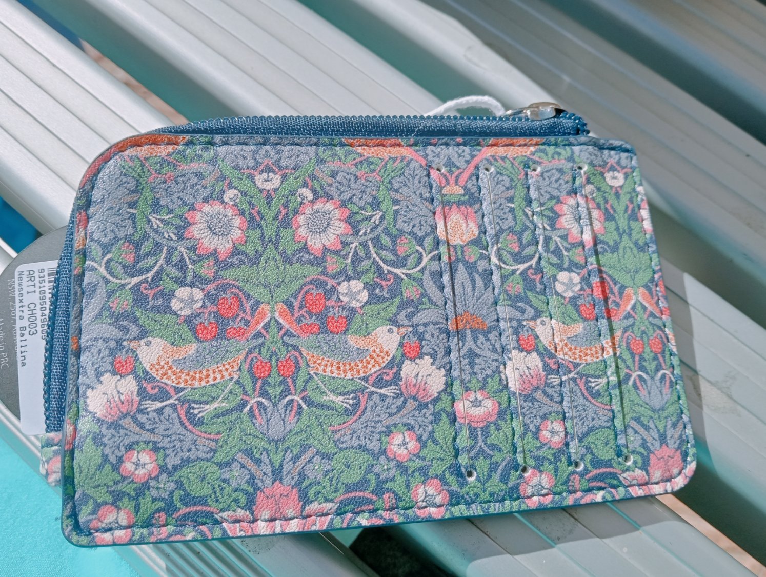 Solve Purse jigsaw puzzle online with 12 pieces