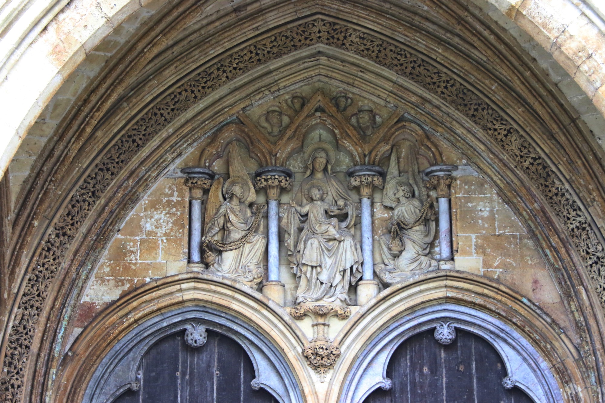 Solve Facade - Salisbury Cathedral jigsaw puzzle online with 198 pieces