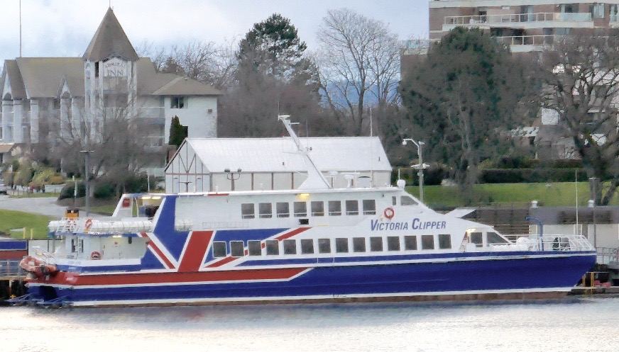 Solve Victoria Clipper, jigsaw puzzle online with 84 pieces