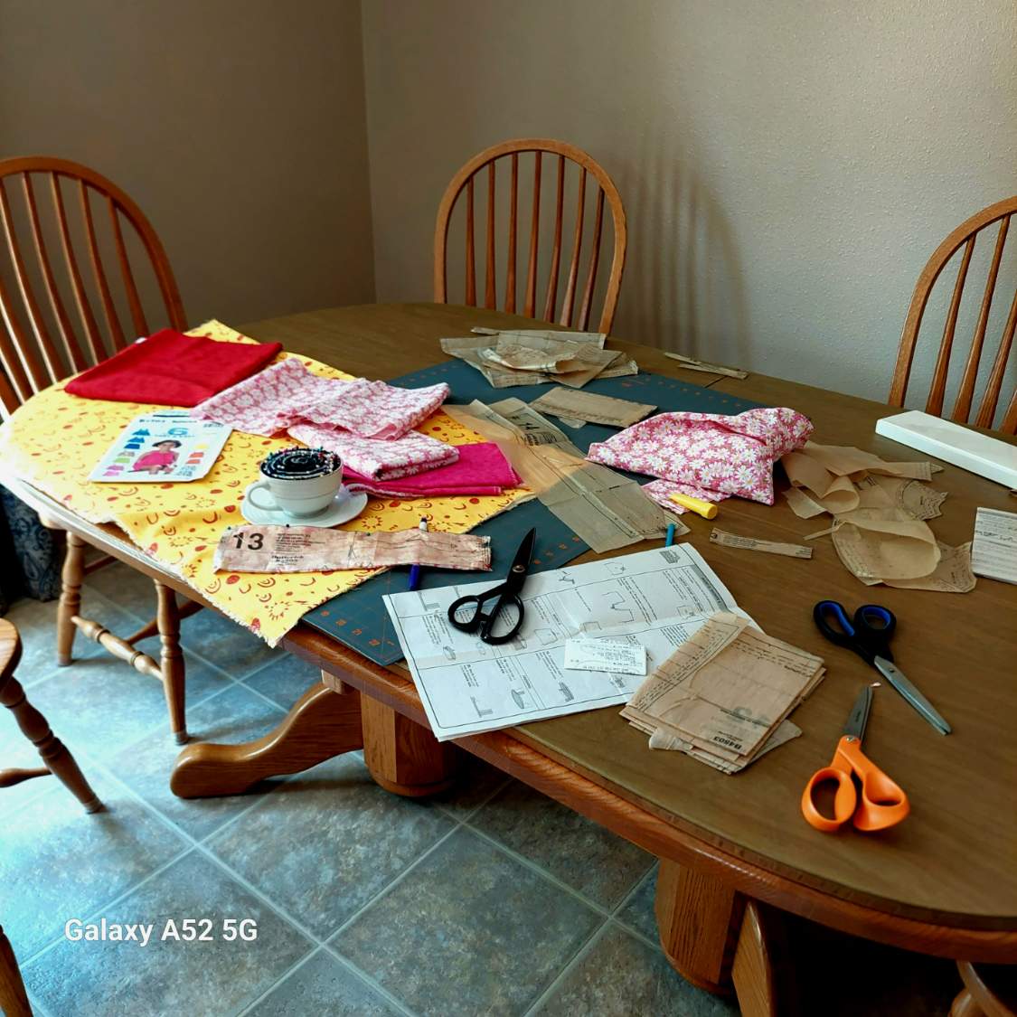 Solve The Mess jigsaw puzzle online with 49 pieces