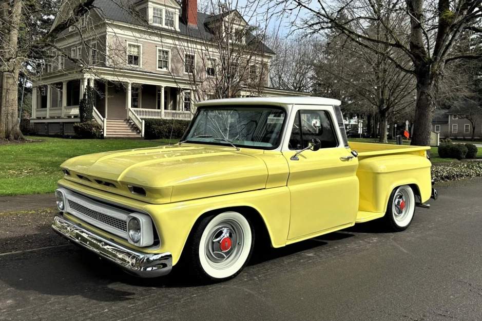 Solve 1964_chevrolet_c10-stepside jigsaw puzzle online with 77 pieces