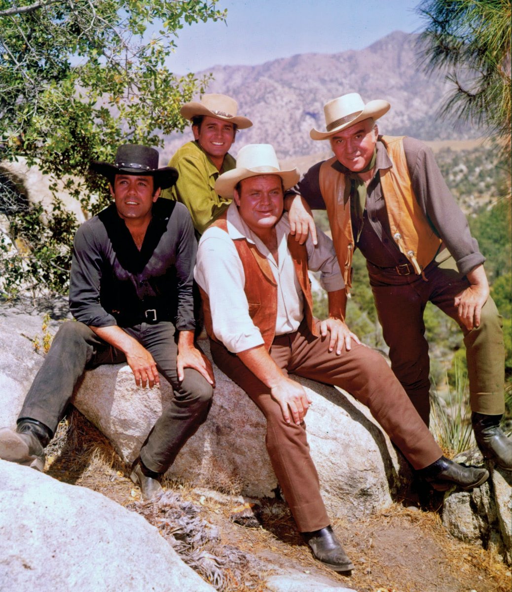 Solve BONANZA jigsaw puzzle online with 30 pieces