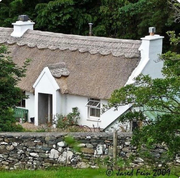 Solve Thatched Cottage, Donegal, IRELAND jigsaw puzzle online with 81 ...