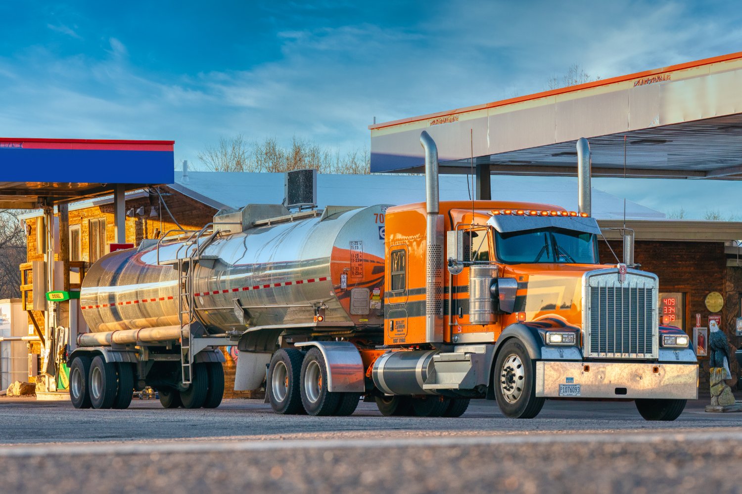 Solve Two Tanks Full jigsaw puzzle online with 12 pieces