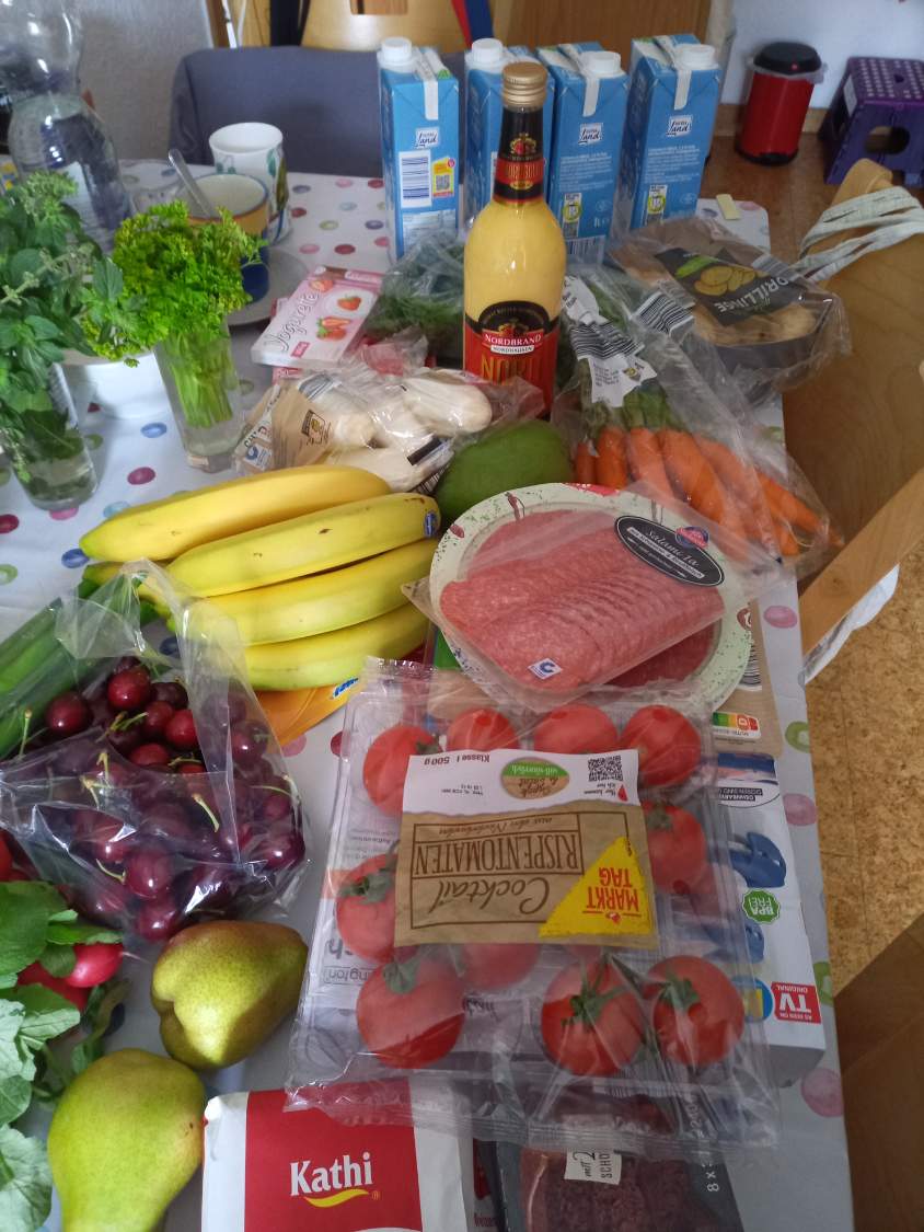 Solve Some food jigsaw puzzle online with 63 pieces