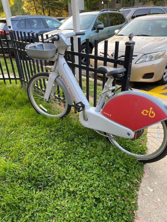 Solve Electric bike. jigsaw puzzle online with 20 pieces