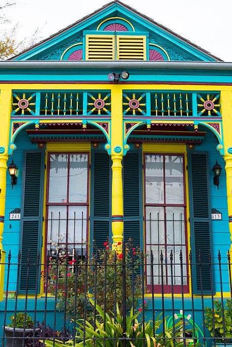 Solve Traditional bright clapboard creole cottage jigsaw puzzle online ...