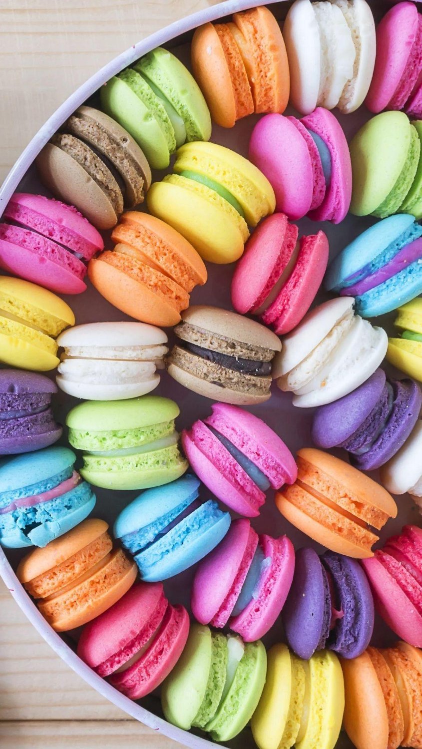 Solve Rainbow Macaroons 🌈 jigsaw puzzle online with 104 pieces