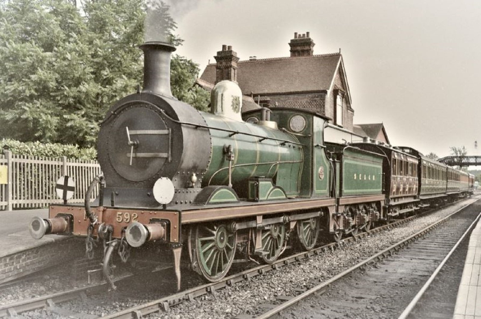Solve SECR Wainwright C Class 0-6-0 592. jigsaw puzzle online with 54 ...
