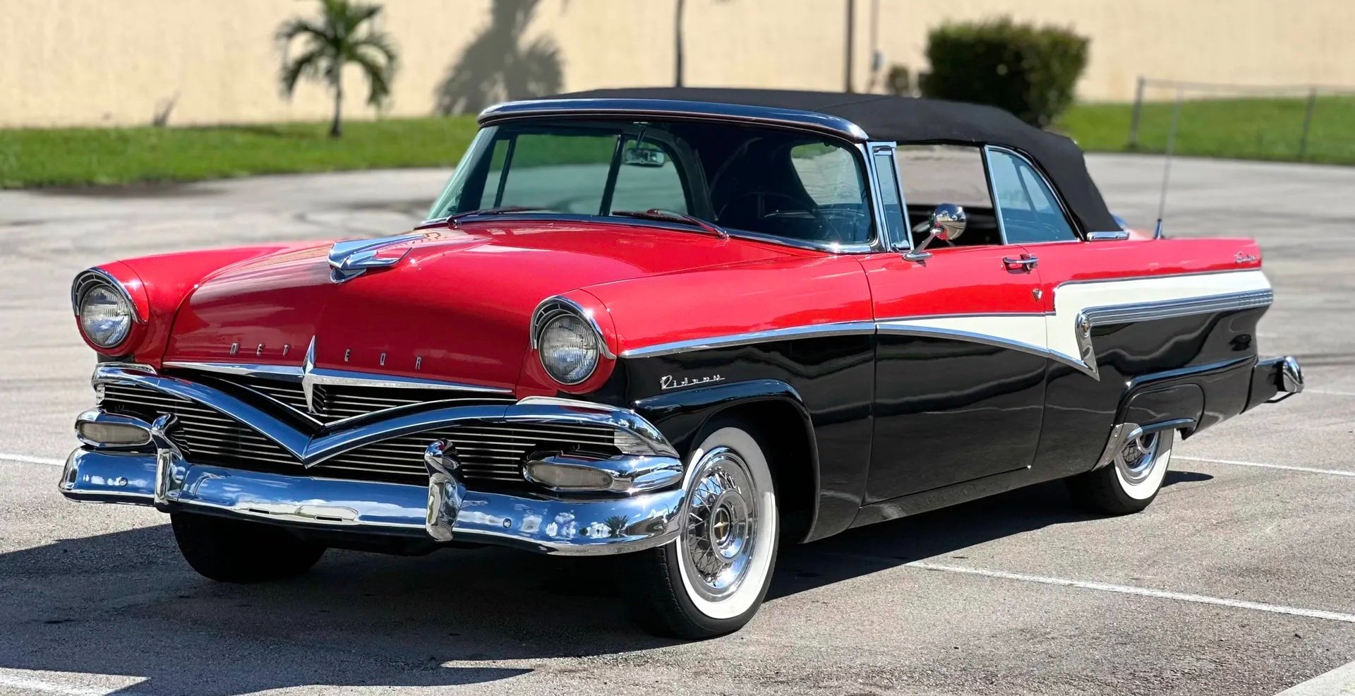 Solve 1956 Ford Meteor Rideau convertible red white black jigsaw puzzle ...