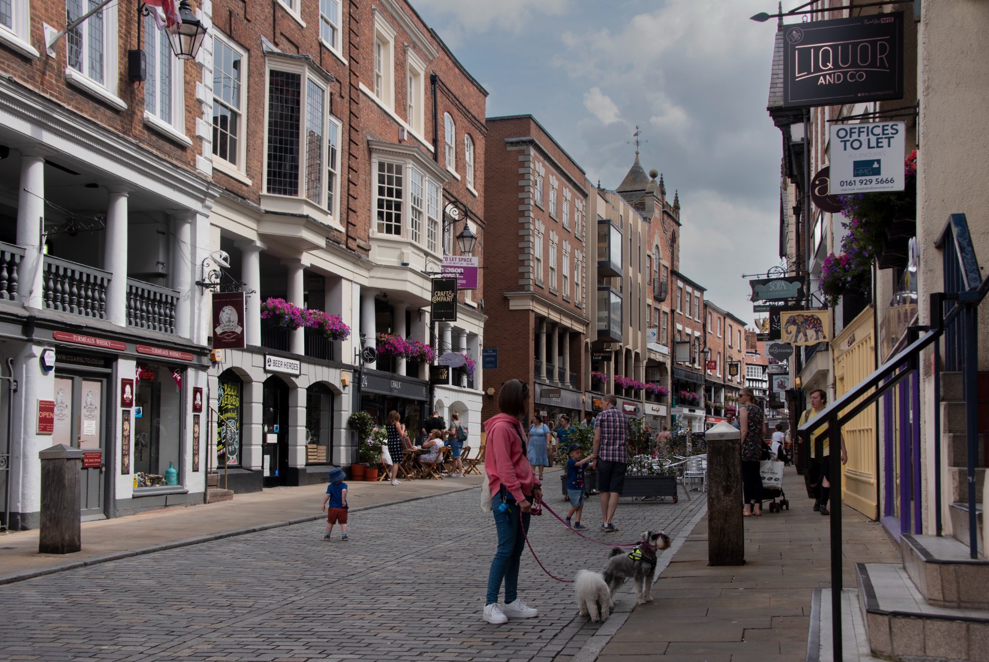 Solve Watergate St, Chester jigsaw puzzle online with 504 pieces