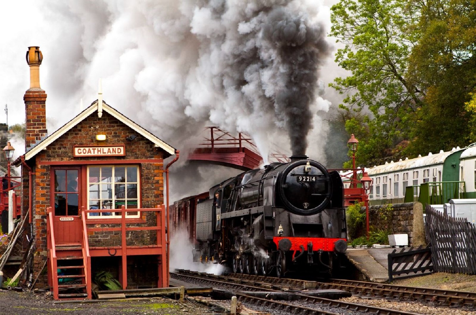Solve BR Standard Class 9F 2-10-0 92214 at Goathland. jigsaw puzzle ...
