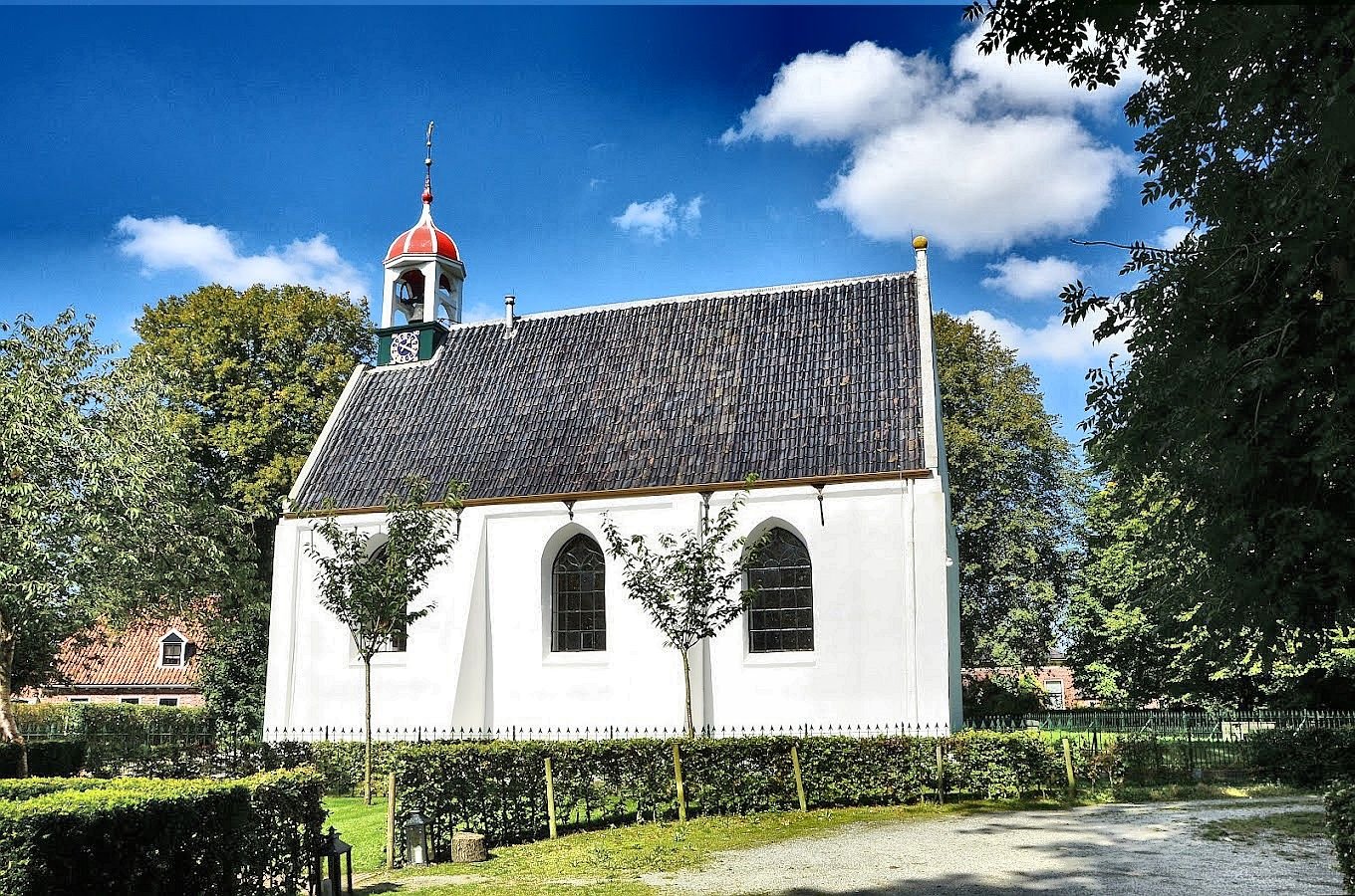 Solve Andreas Kerk, Breede, Netherlands jigsaw puzzle online with 198 ...