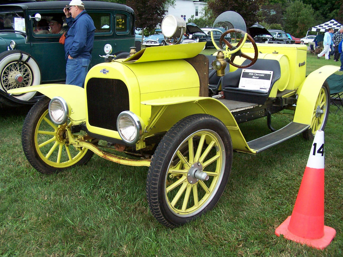 Solve 1920 Chevy Speedster 2 jigsaw puzzle online with 130 pieces
