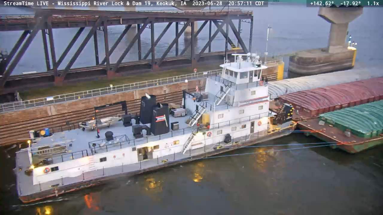 Solve Tom Behringer tow at Keokuk 6-28-23 jigsaw puzzle online with 66 ...