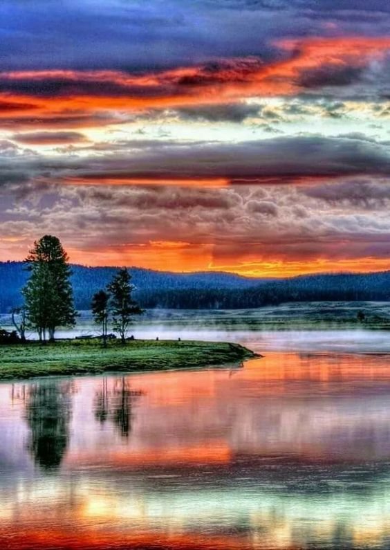 Solve Perfect reflection jigsaw puzzle online with 130 pieces