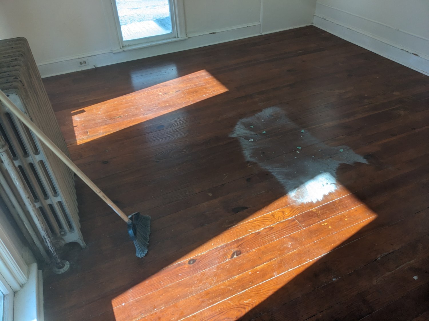 Solve Ghost on hardwood jigsaw puzzle online with 30 pieces