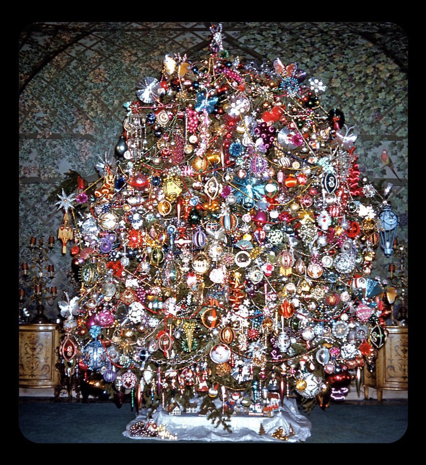 Solve Harold Lloyd's Xmas tree, with 5000 ornaments jigsaw puzzle ...
