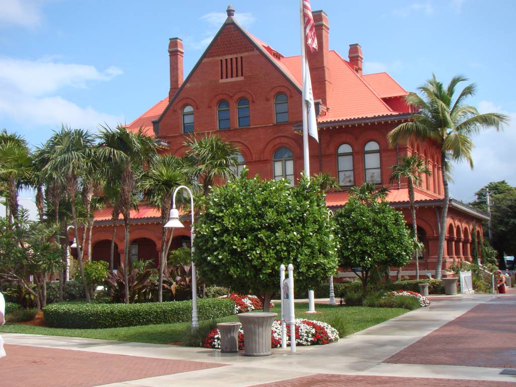 Solve Customs House Key West jigsaw puzzle online with 300 pieces