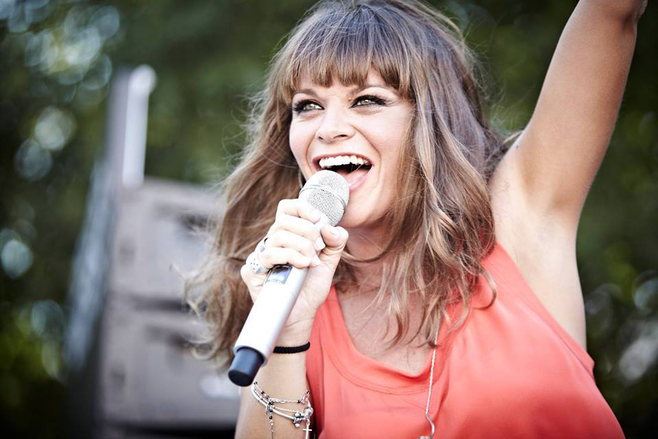 Jigsaw Puzzle | 176 pieces | Italian Singer Alessandra Amoroso | Jigidi