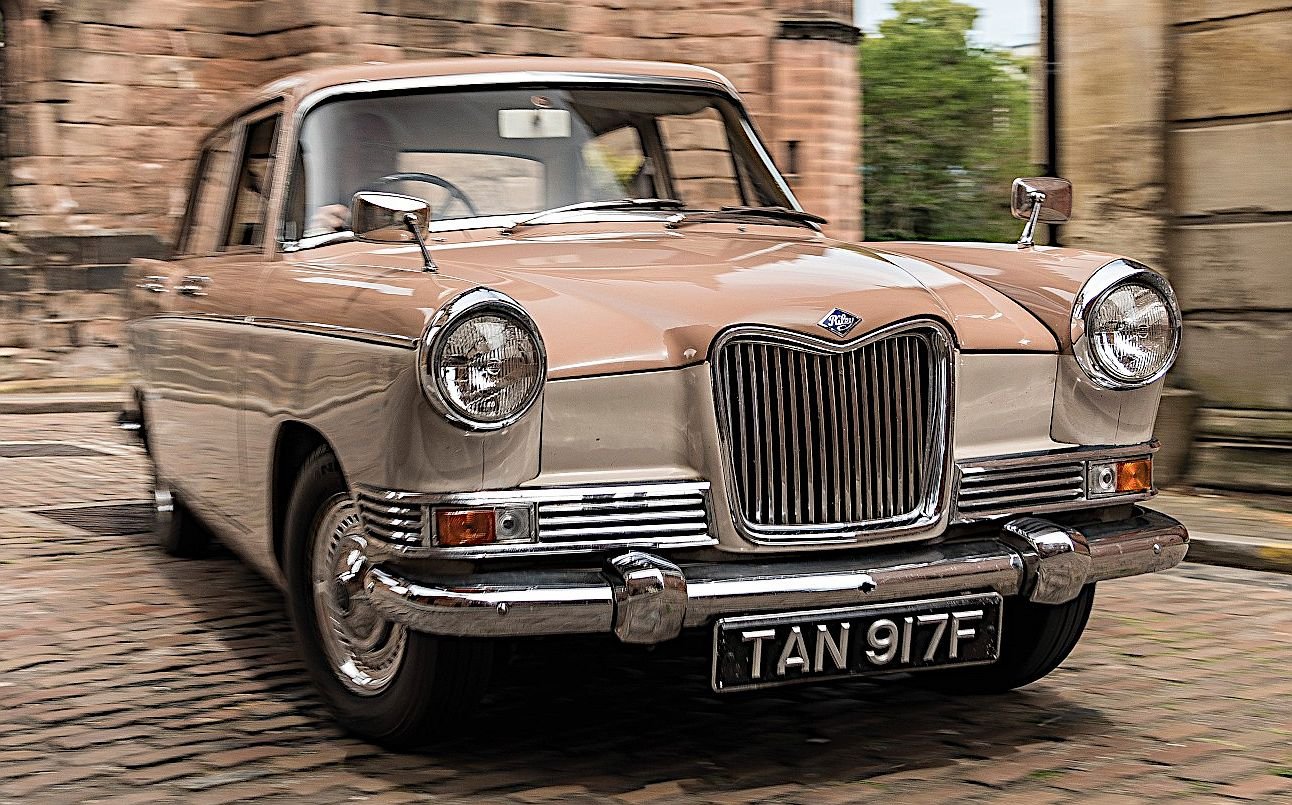 Solve 24-riley-4-72 jigsaw puzzle online with 150 pieces