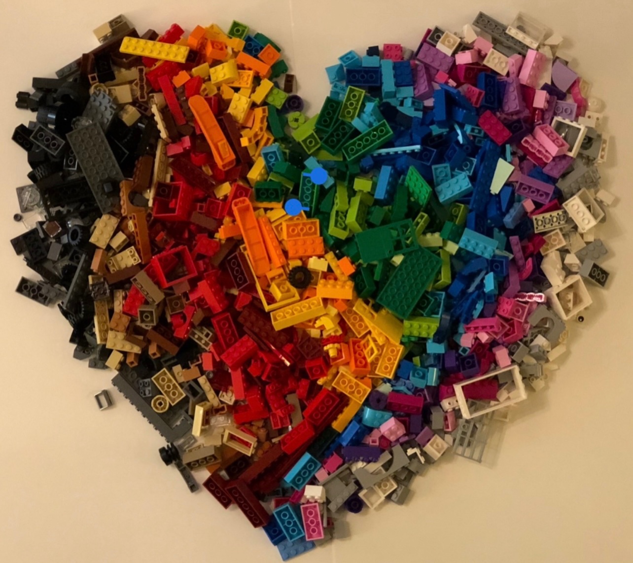 Solve Bloop jigsaw puzzle online with 110 pieces