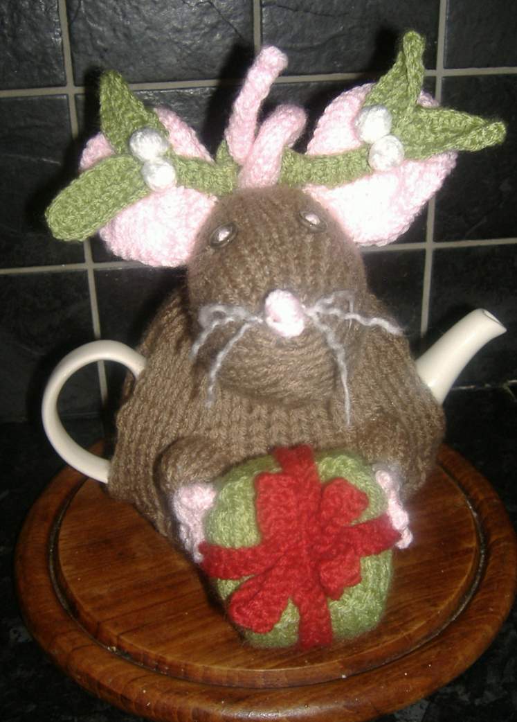 Solve Knitted Mouse Tea Cosy / Teapot Cover - Front jigsaw puzzle ...