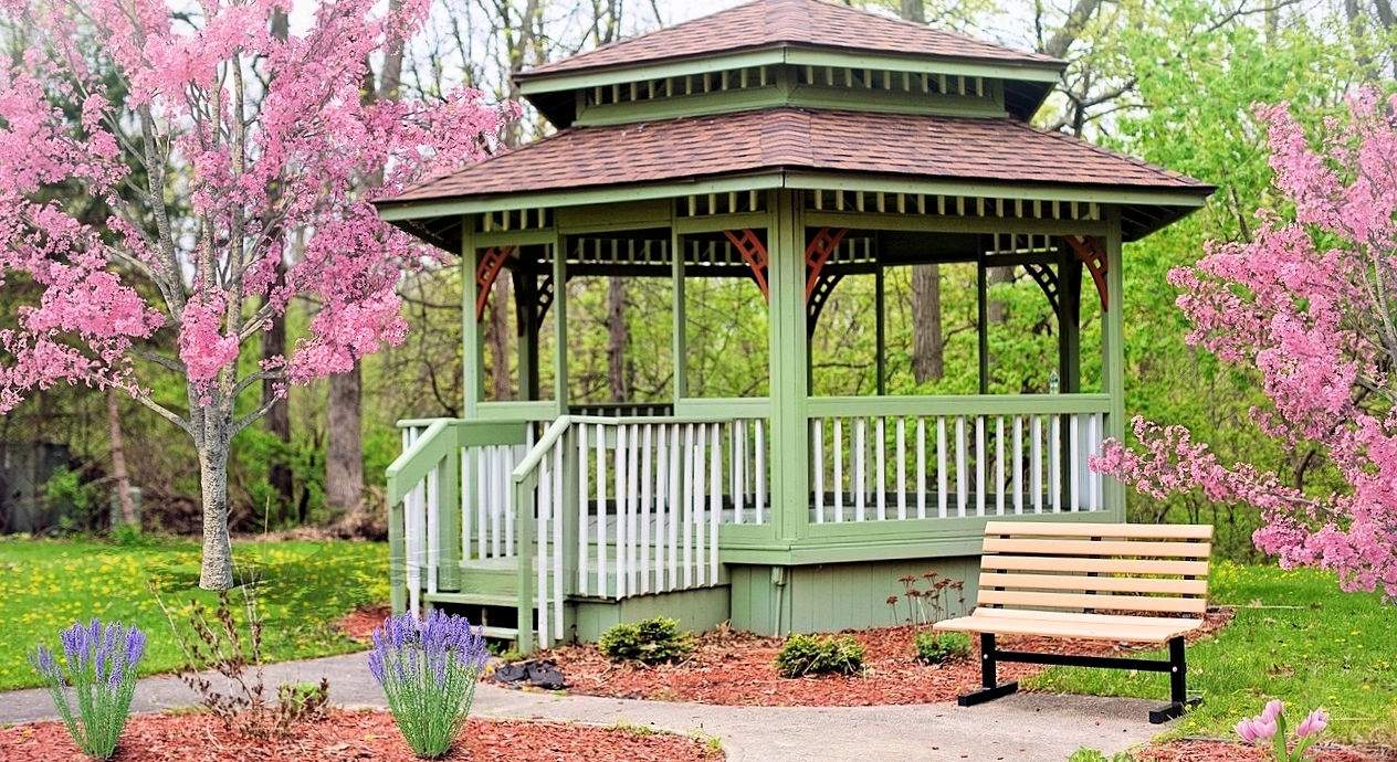 Solve Spring Gazebo and Bench (resize 15 to 252 pieces) jigsaw puzzle ...