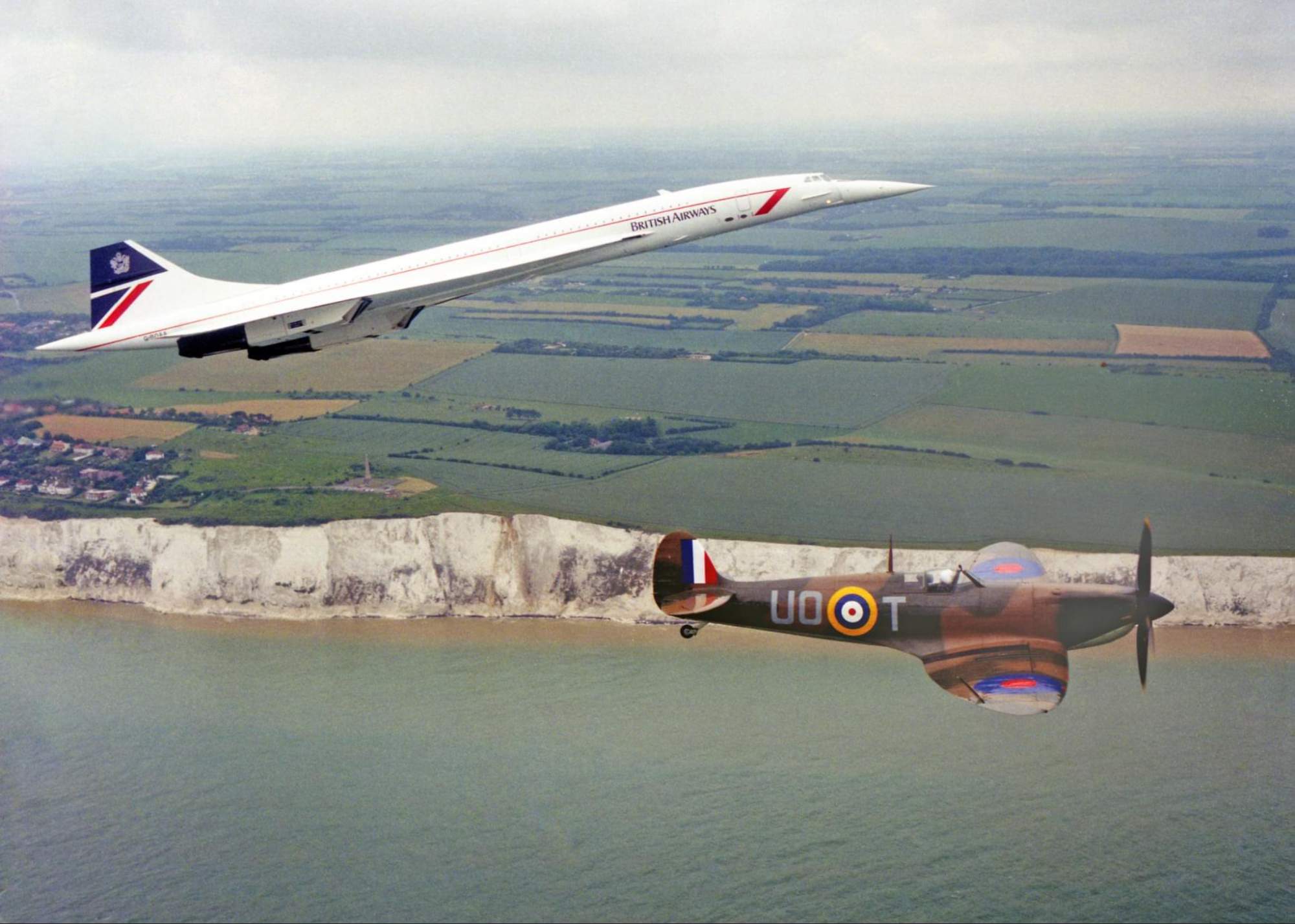 Jigsaw Puzzle | Concorde with Spitfire | 204 pieces | Jigidi