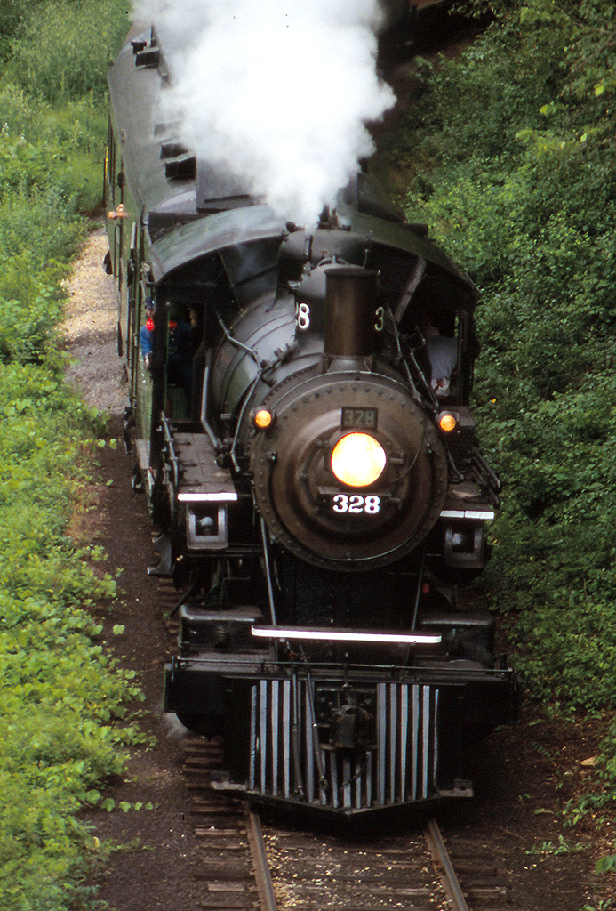 Solve Northern Pacific 328 jigsaw puzzle online with 204 pieces