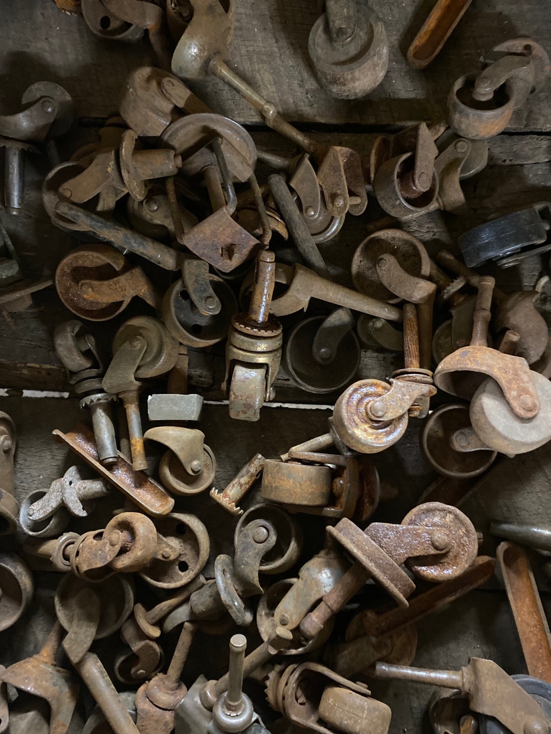 Solve Wheels on Wheels jigsaw puzzle online with 165 pieces