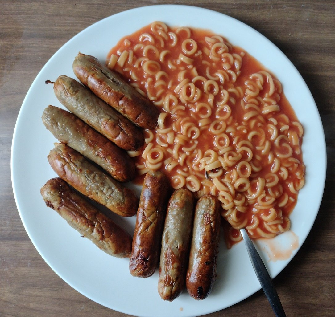 Solve Food I made - Sausages and spaghetti hoops jigsaw puzzle online ...