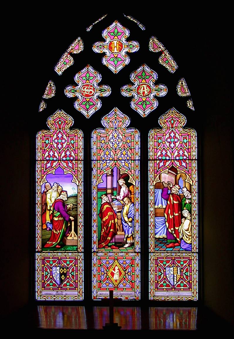 Solve Stained Glass Window jigsaw puzzle online with 96 pieces