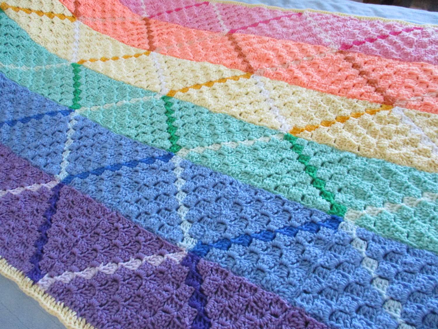 Solve Diagonals on the diagonal jigsaw puzzle online with 99 pieces