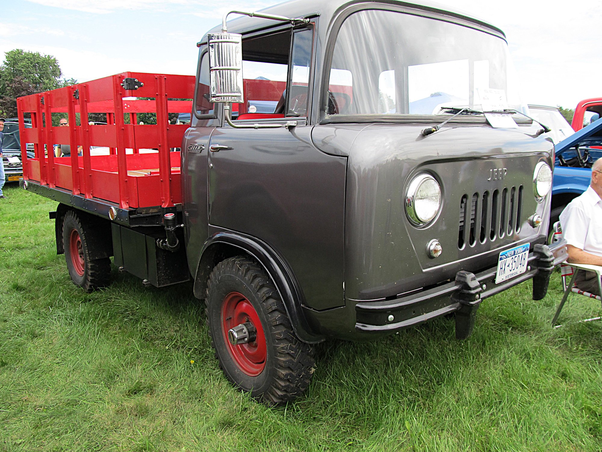 Solve 1960 Jeep Stake Truck 1 jigsaw puzzle online with 108 pieces
