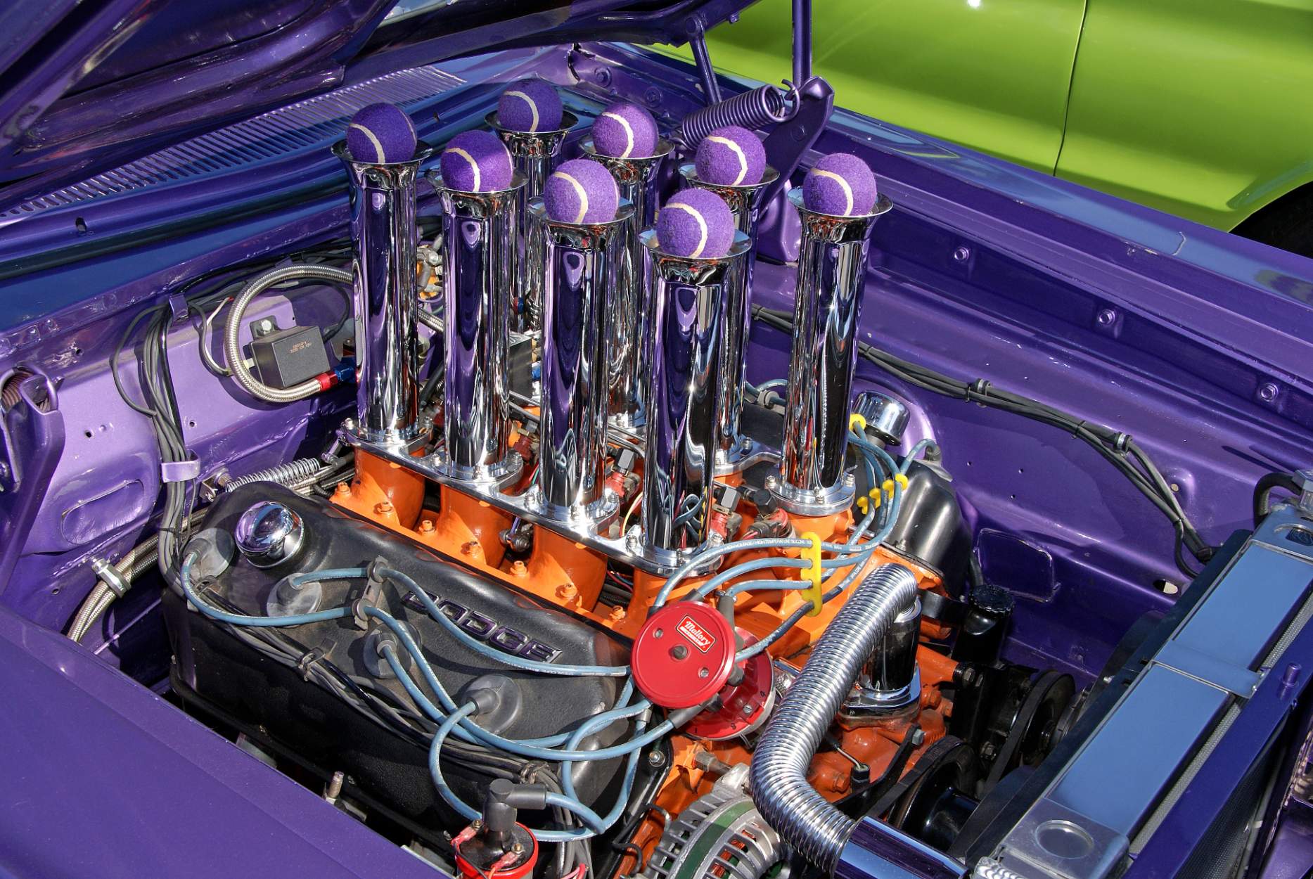 Solve Fuel Injected Hemi jigsaw puzzle online with 150 pieces