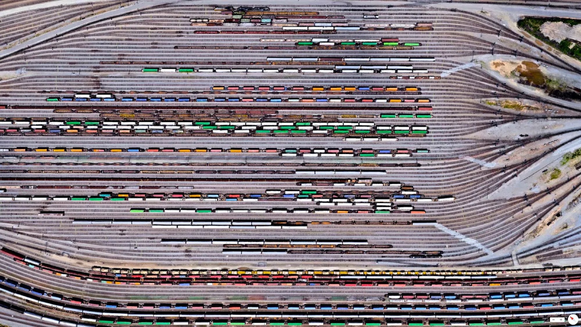 Solve Railroad Sorting Yard jigsaw puzzle online with 594 pieces